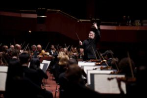 Frankfurt, Konzert: „NDR Elbphilharmonie Orchester“, Josua Bell – Der ...